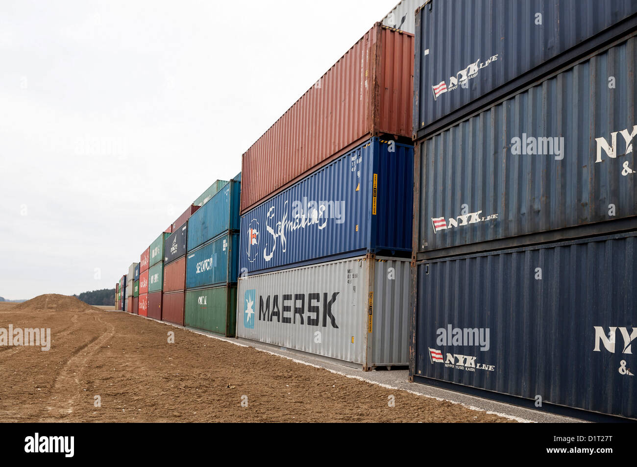 Maersk rail freight containers hi-res stock photography and images - Alamy