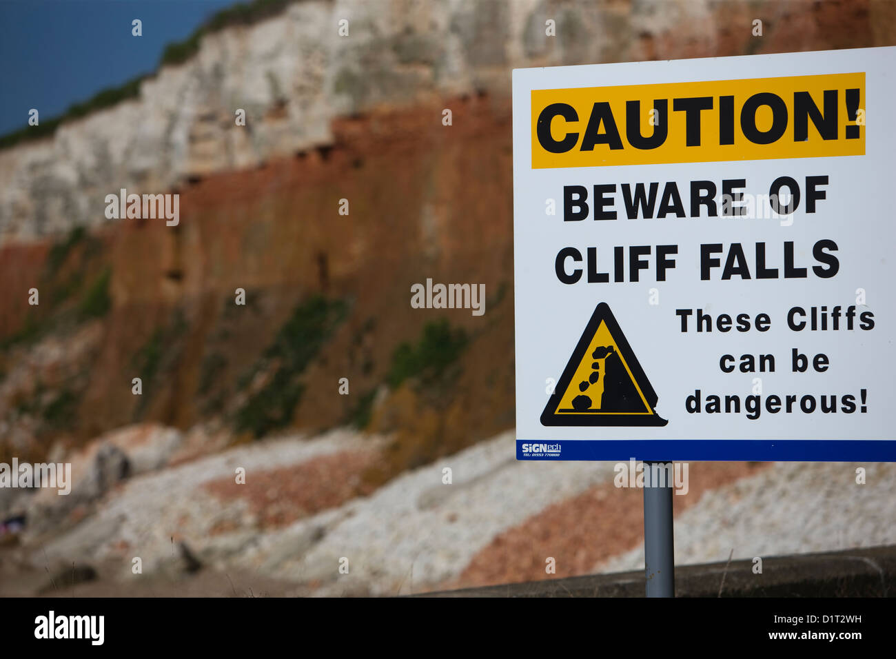 Warning cliff falls danger sign hi-res stock photography and images - Alamy