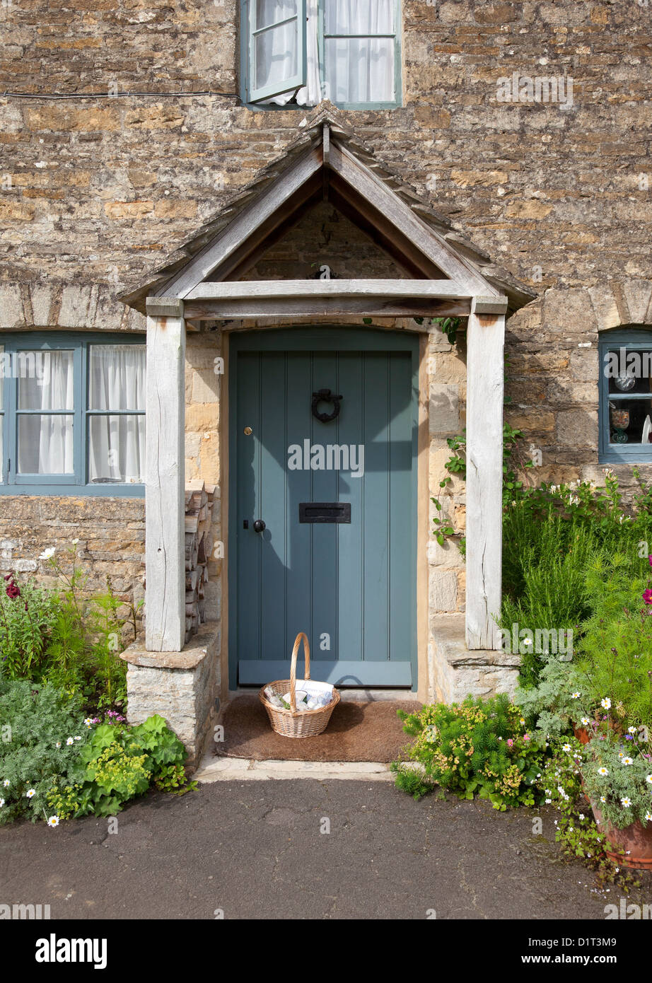 Cottage Entrance Stock Photos & Cottage Entrance Stock Images - Alamy
