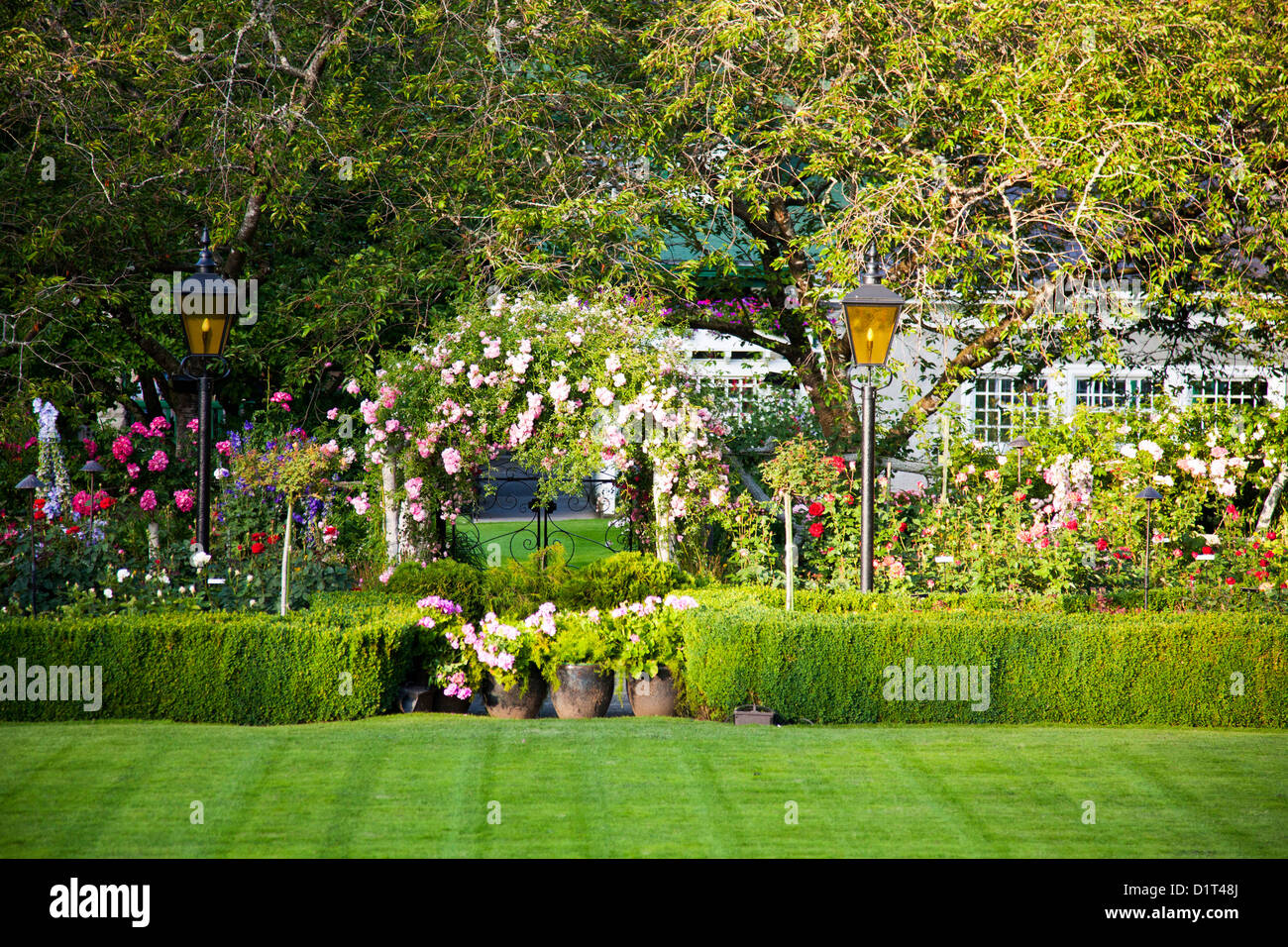 Vacationing in victoria bc hi-res stock photography and images - Alamy