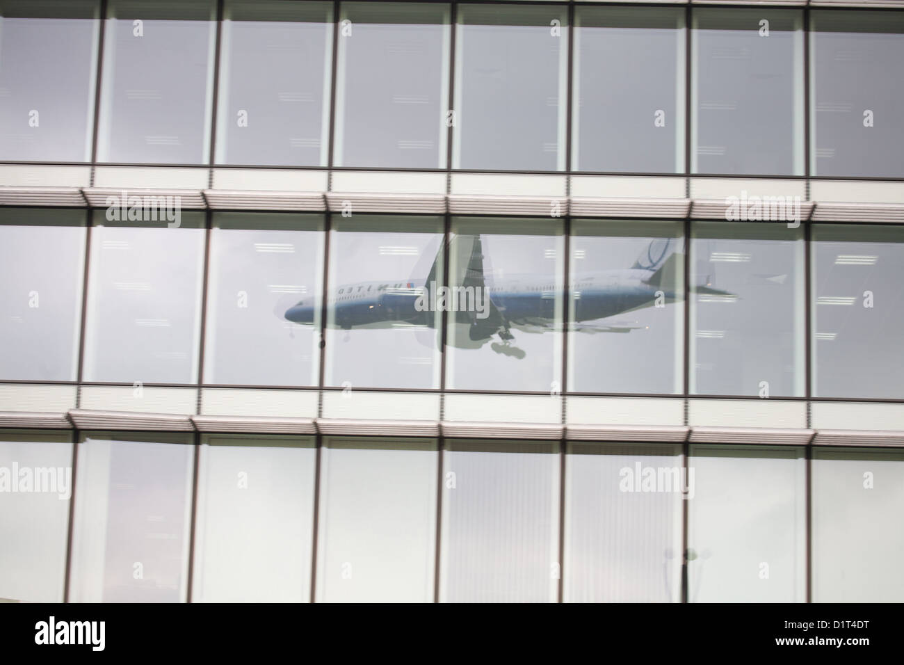 Airplane windows horizontal hi-res stock photography and images - Alamy