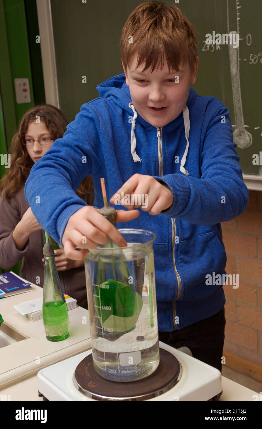 Physics school hi-res stock photography and images - Alamy