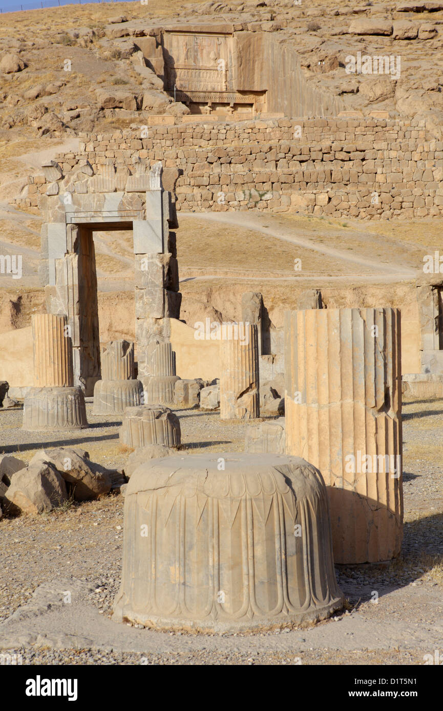 Ruins of the Hall of 100 columns, Persepolis, Iran Stock Photo - Alamy