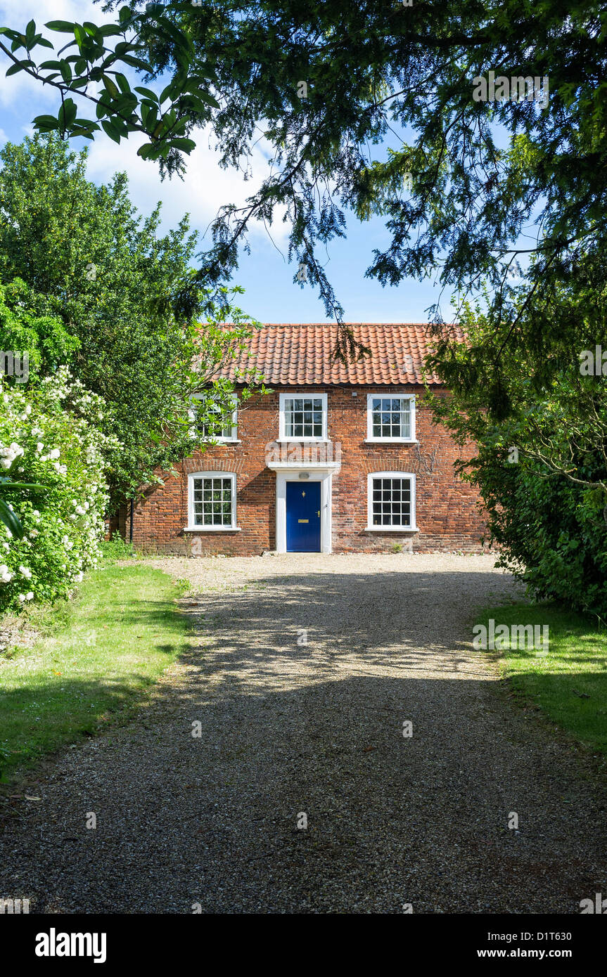 Old red brick house uk hi-res stock photography and images - Alamy