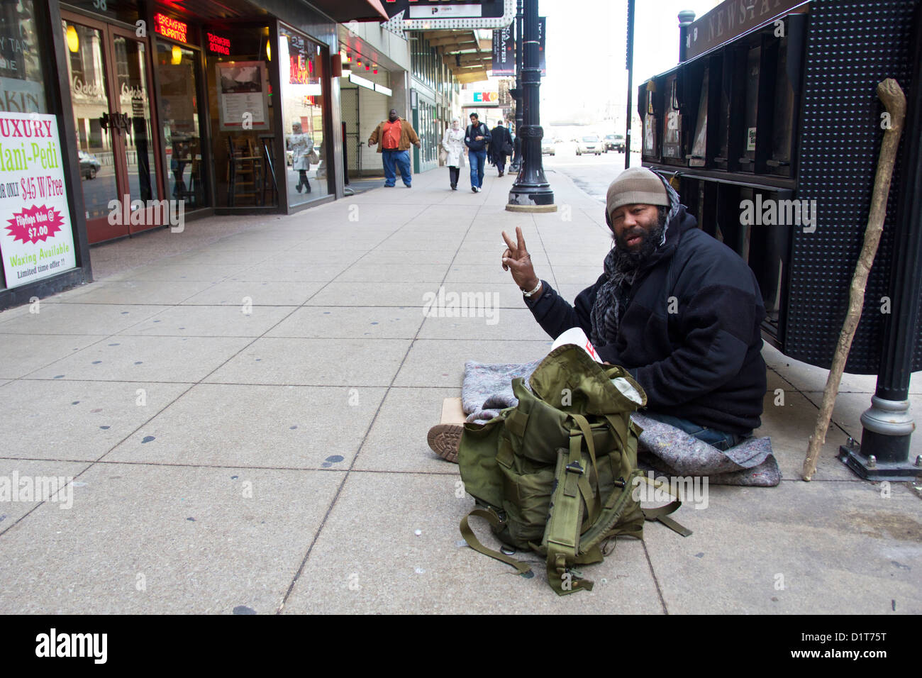 Chicago illinois homeless street hi-res stock photography and images ...
