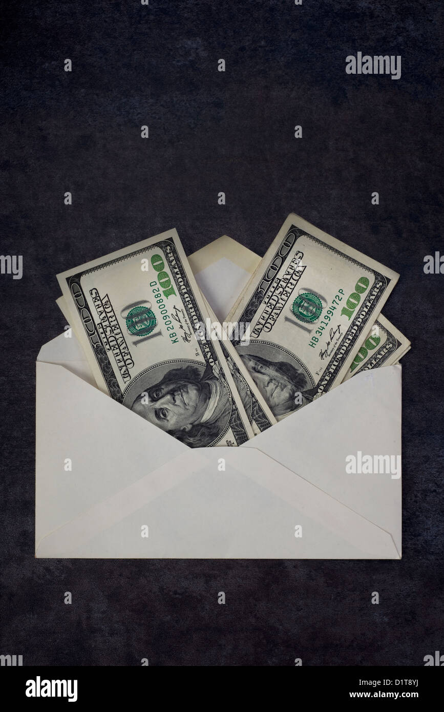 Money envelope hi-res stock photography and images - Alamy