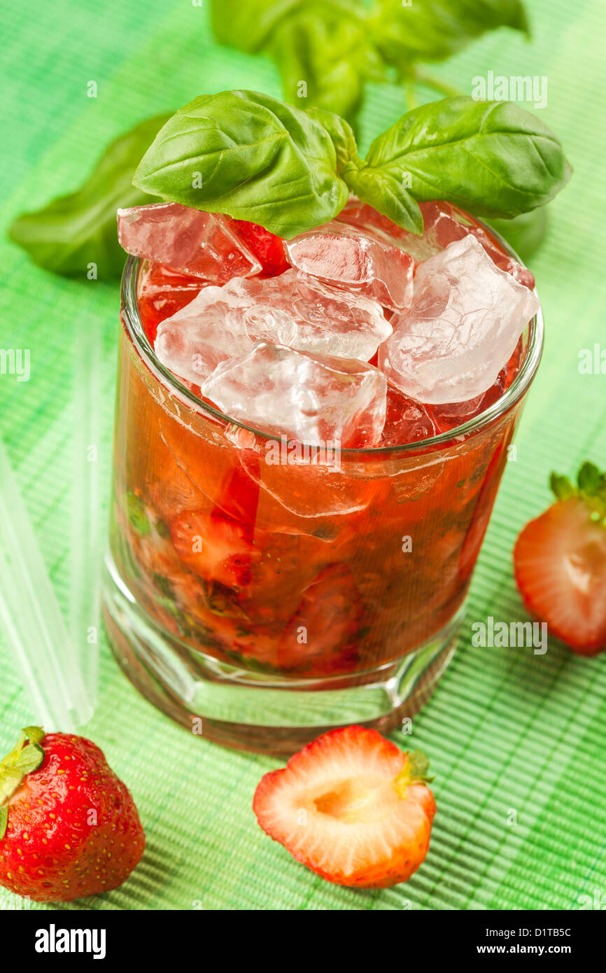 Red drink ice strawberry on hi-res stock photography and images - Alamy