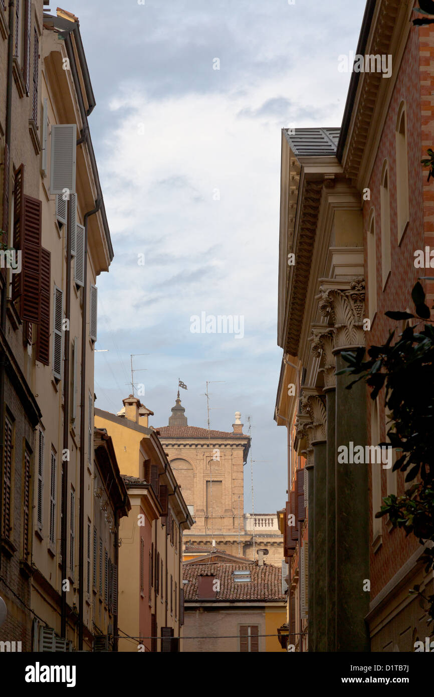 Typical italian side street hi-res stock photography and images - Alamy