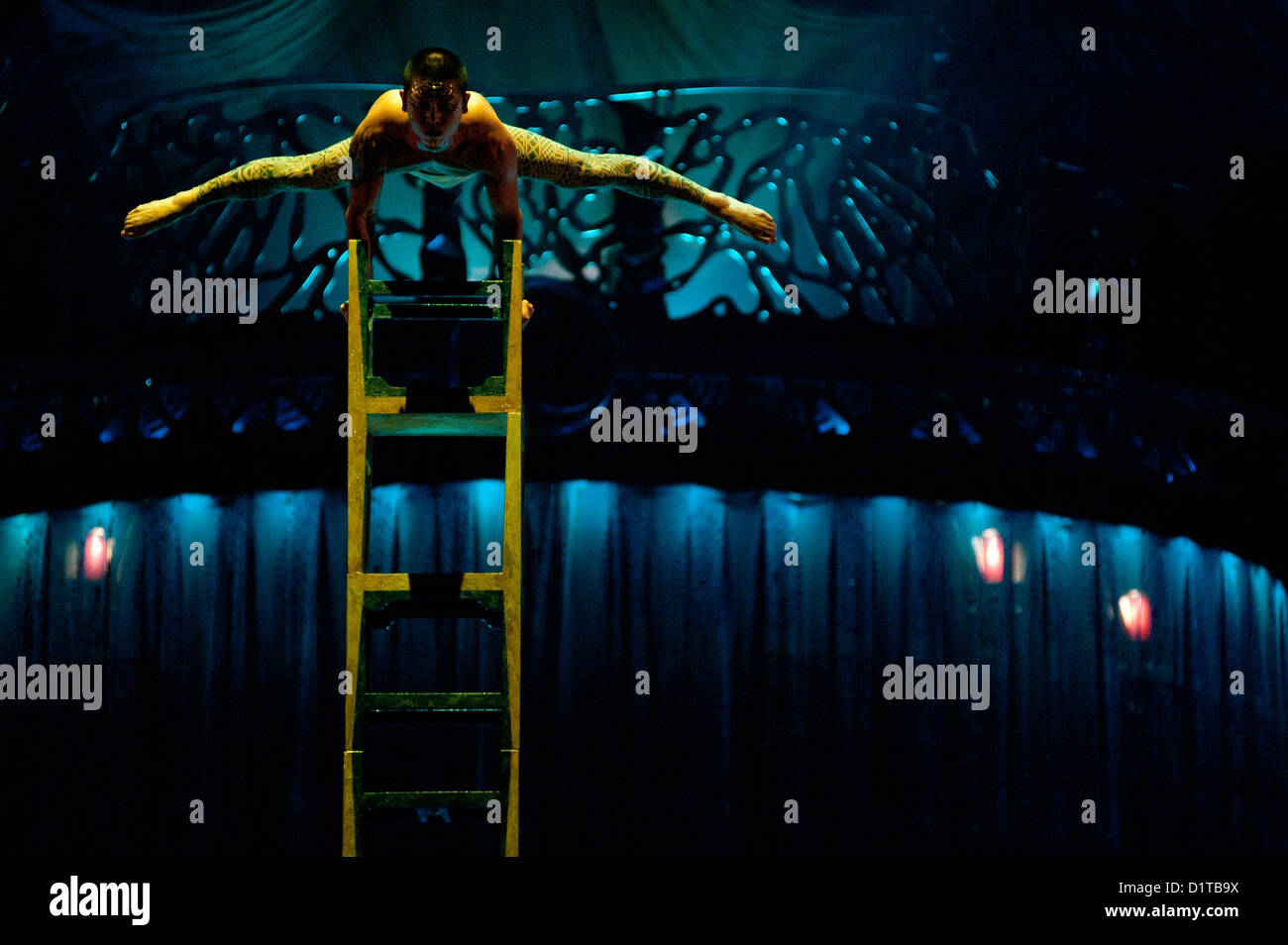 Cirque du soleil london hi-res stock photography and images - Alamy