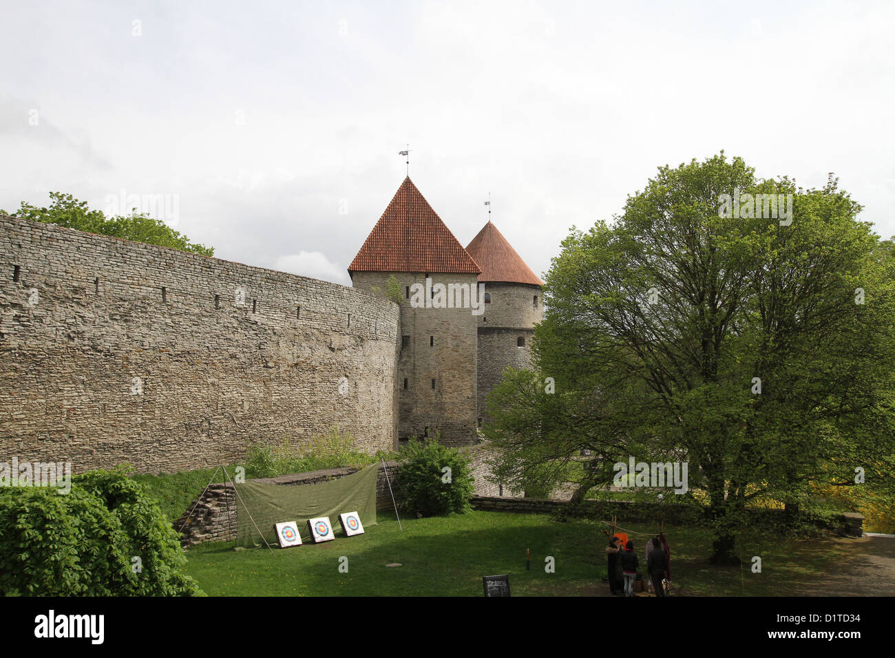 Walls and ramparts tallinn hi-res stock photography and images - Alamy