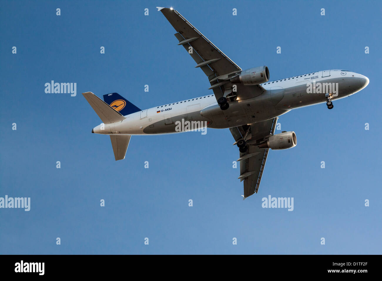 Airbus 320 engine hi-res stock photography and images - Alamy