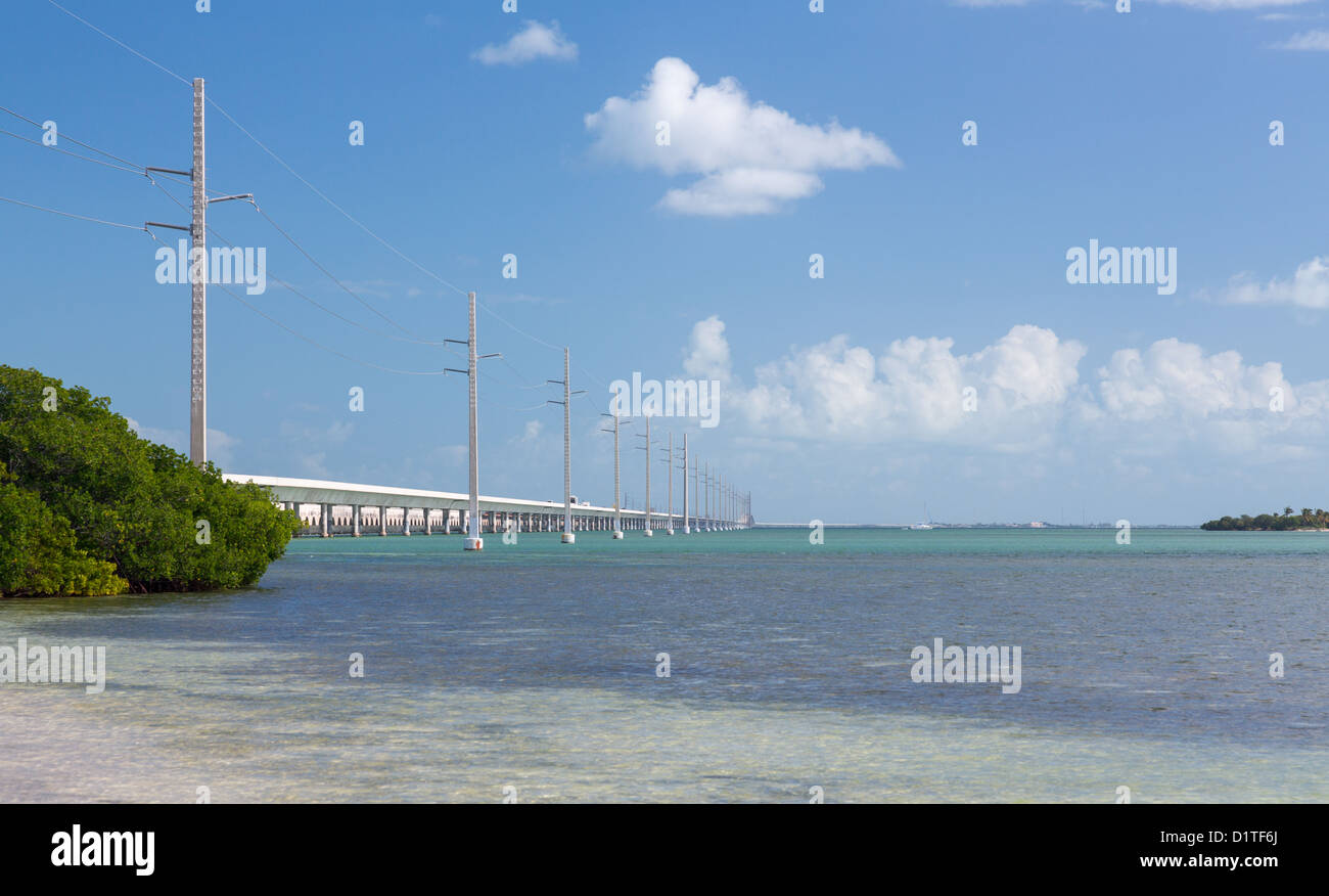 Seven Mile bridge and heritage trail in Florida Keys by Route 1 ...