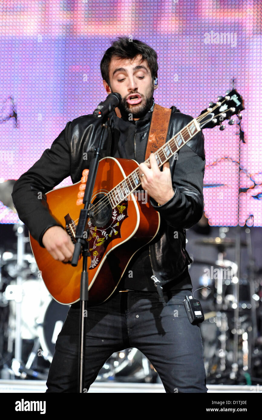 Jacob Hoggard of Hedley performs at the Bell Celebrity Gala Stock Photo ...
