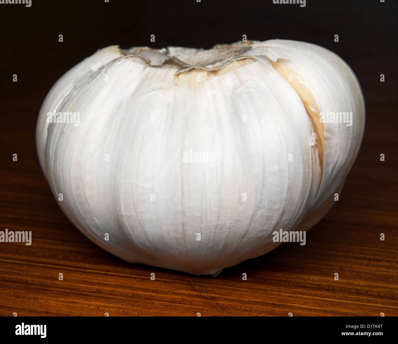 Close up photo of garlic Stock Photo - Alamy