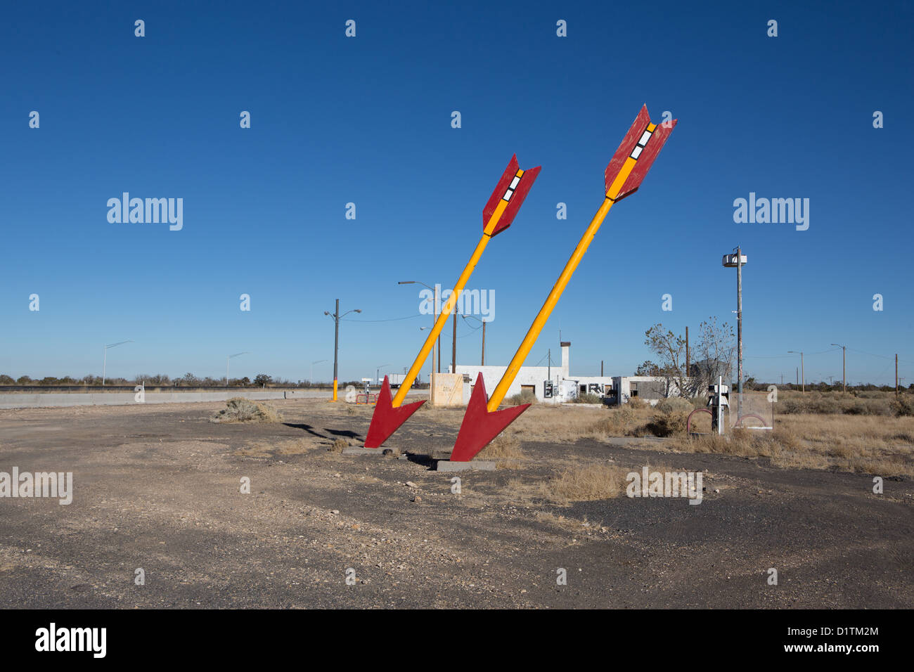Long arrows hi-res stock photography and images - Alamy