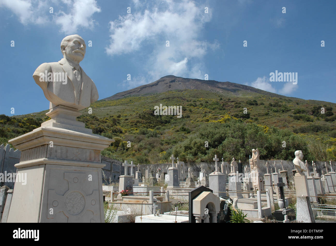 Stromboli island italy hi-res stock photography and images - Alamy