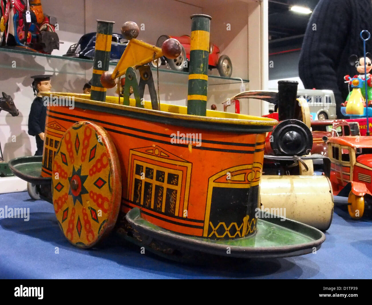 Litho tin toy radar boat Stock Photo - Alamy