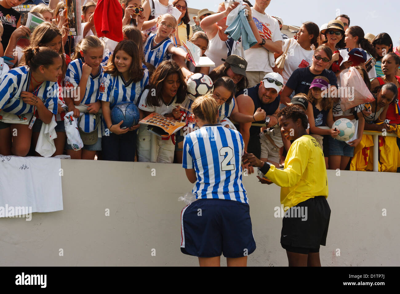 Female athletes autographs hi-res stock photography and images - Alamy