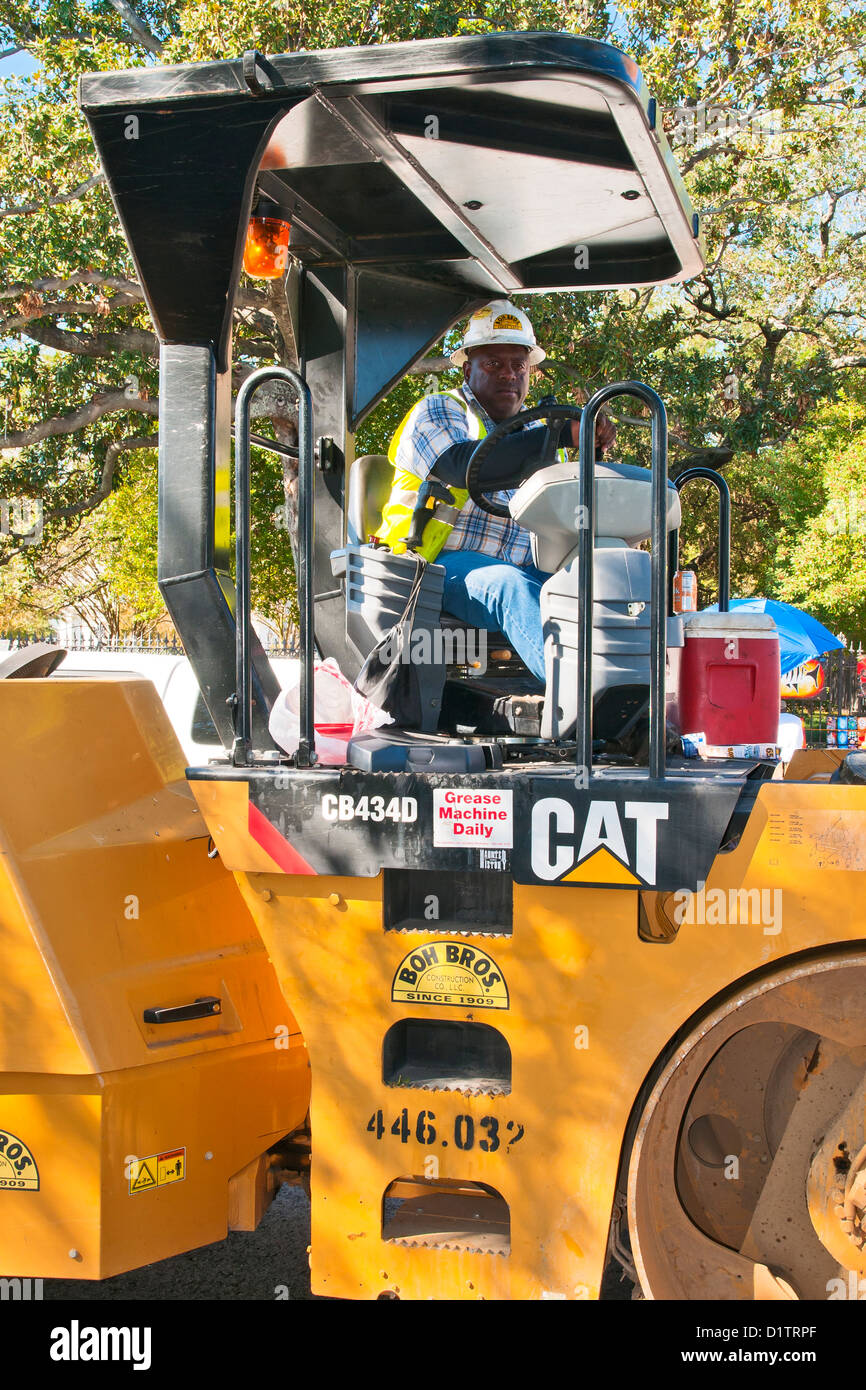 Asphalt spreading hi-res stock photography and images - Alamy