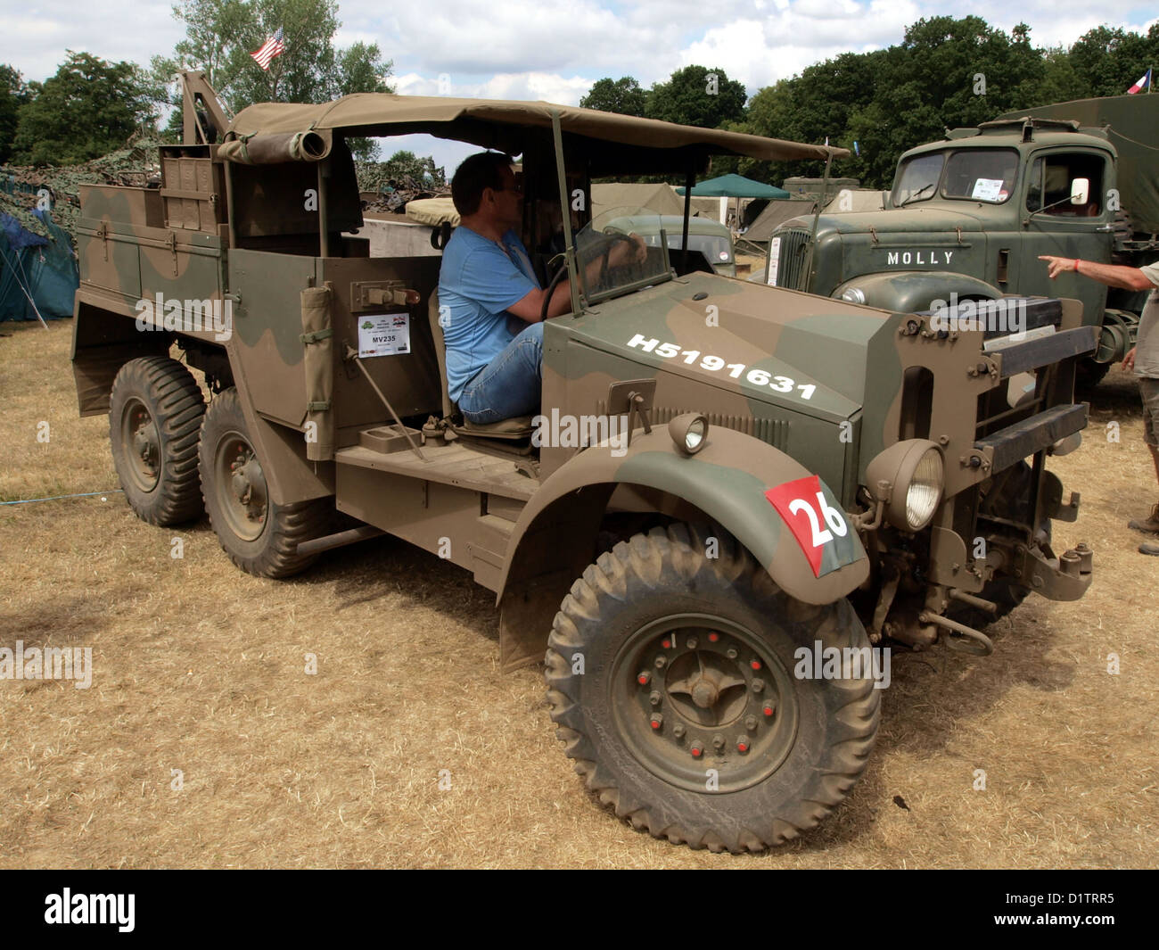 The 30cwt Morris-Commercial CDSW 6x4 wrecker, featured in the War and ...