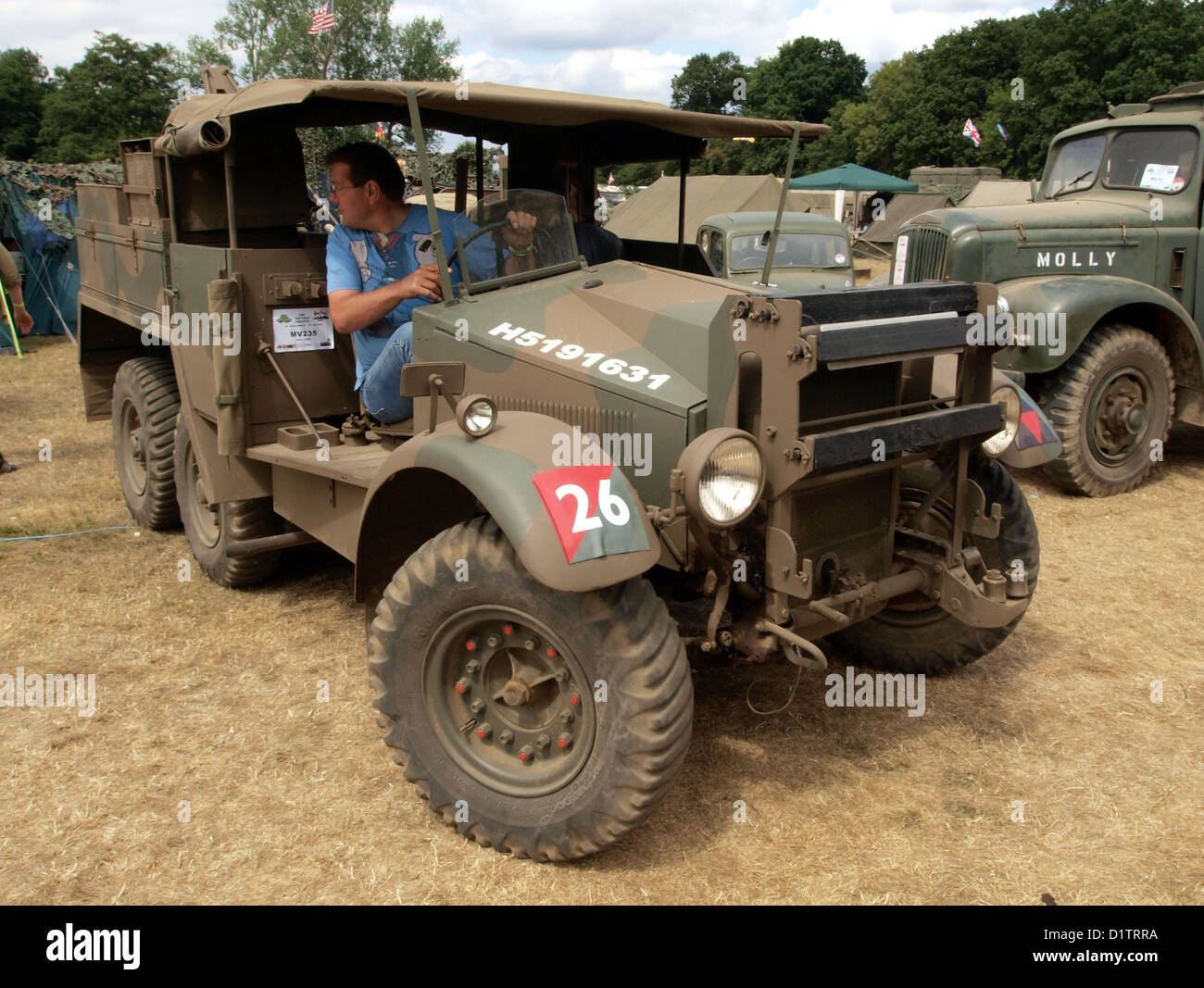 The 30cwt Morris-Commercial CDSW 6x4 wrecker was a prominent vehicle ...