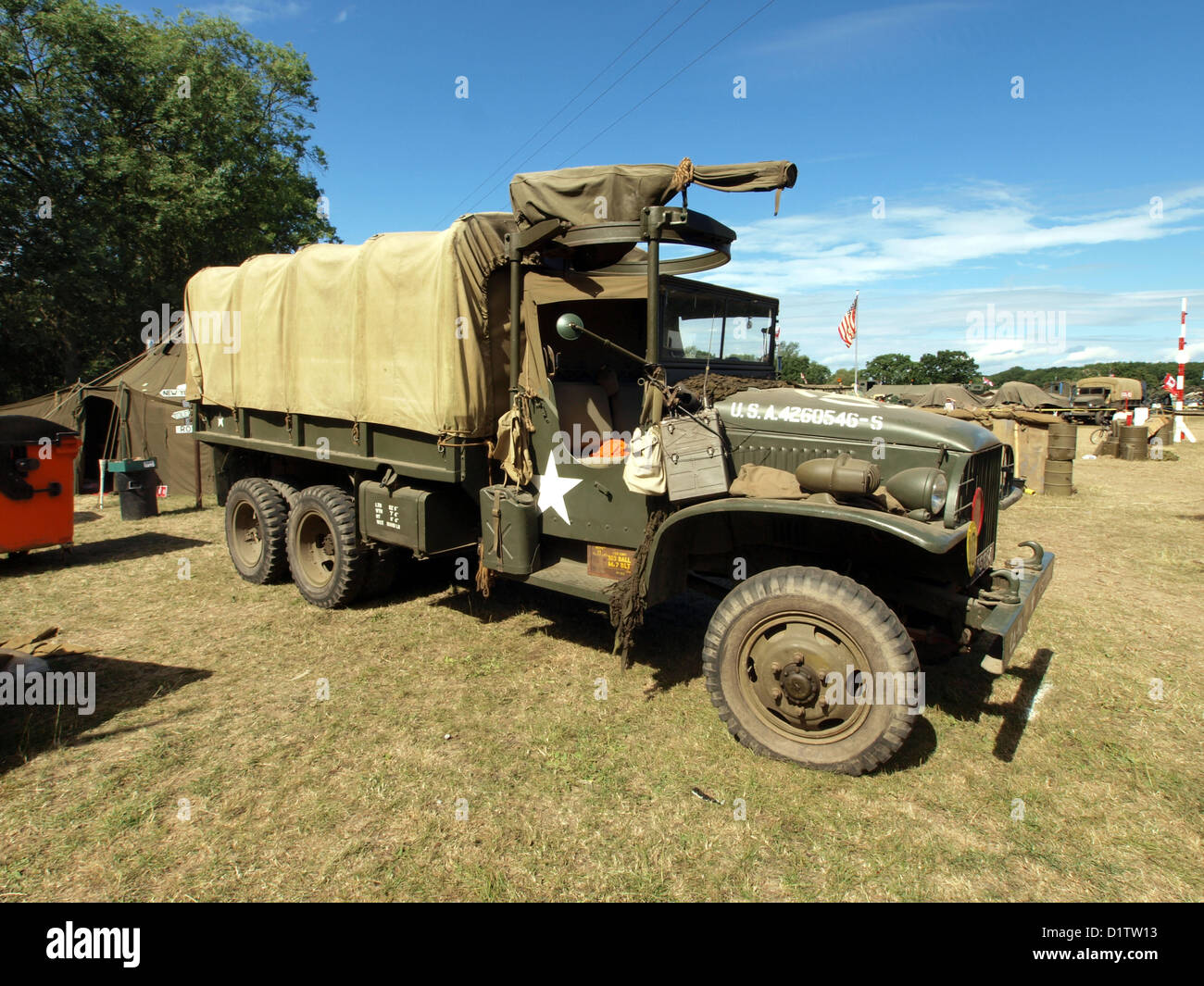 The GMC CCKW-353 is a 2.5-ton, 6x6 cargo truck used by the U.S ...