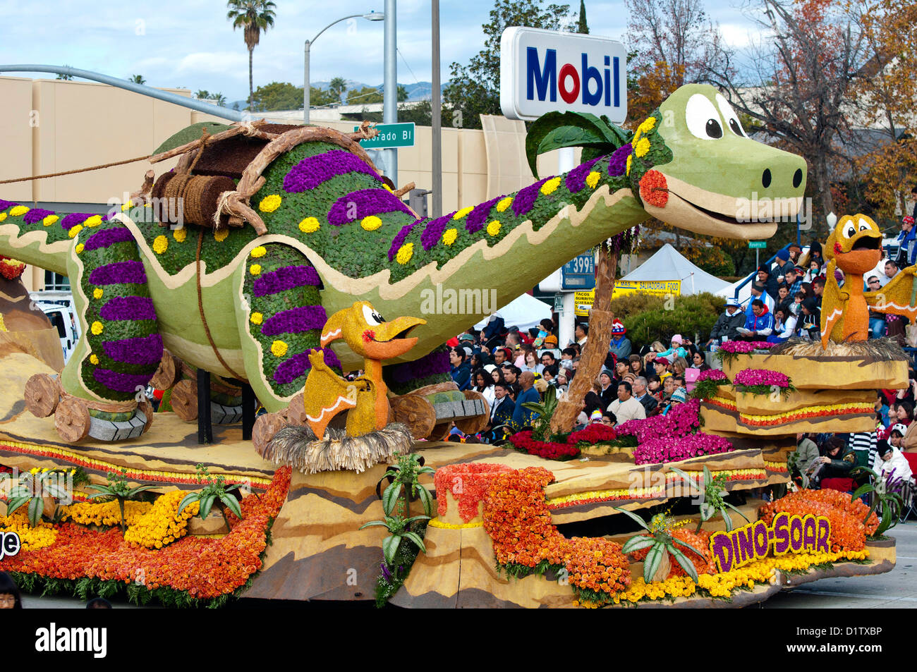 Tournament of roses parade float hi-res stock photography and images ...