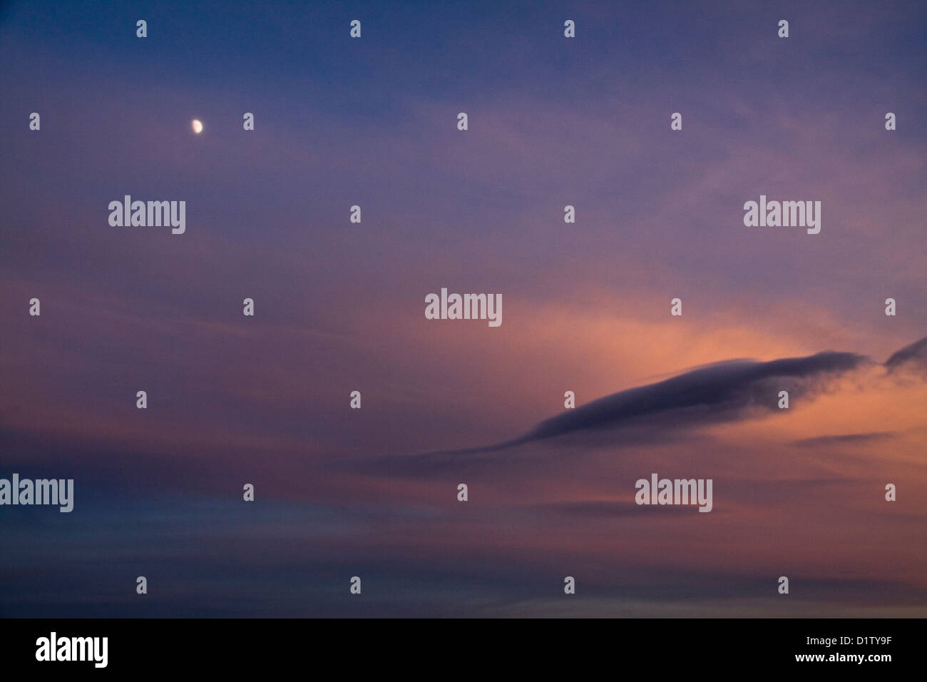 Mauve sky hi-res stock photography and images - Alamy