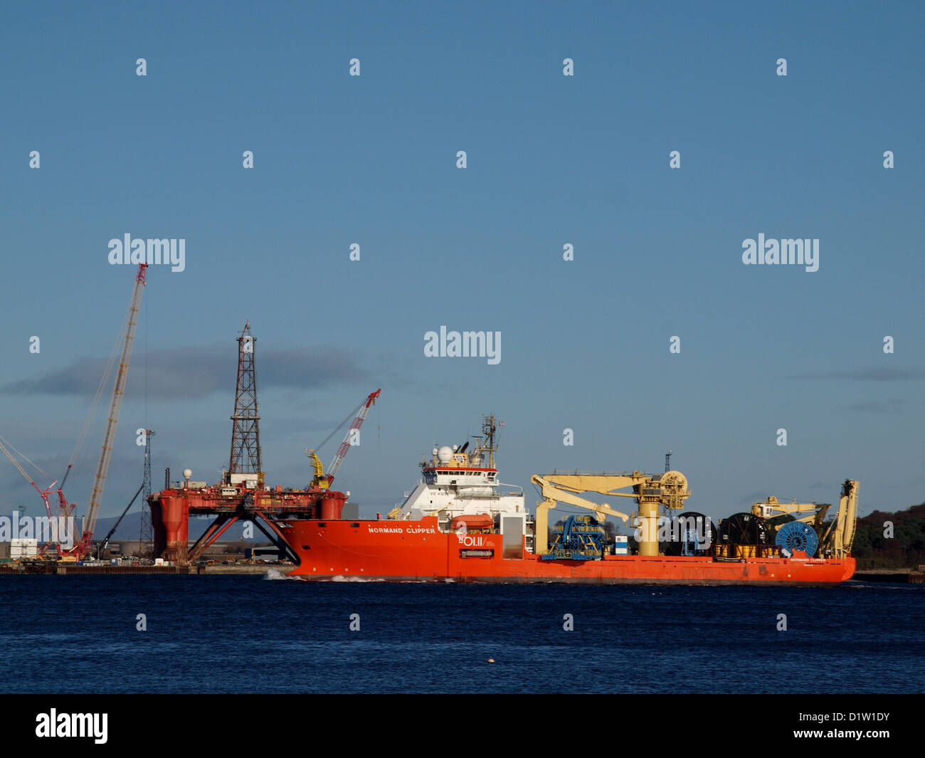 Oil rig north sea aberdeen hi-res stock photography and images - Alamy