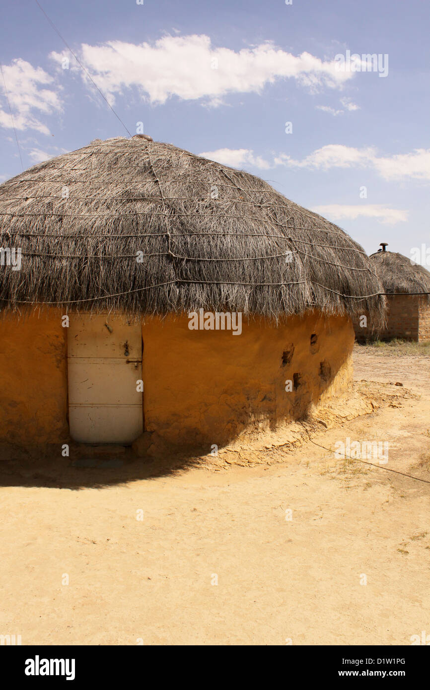 Village hut india hi-res stock photography and images - Alamy