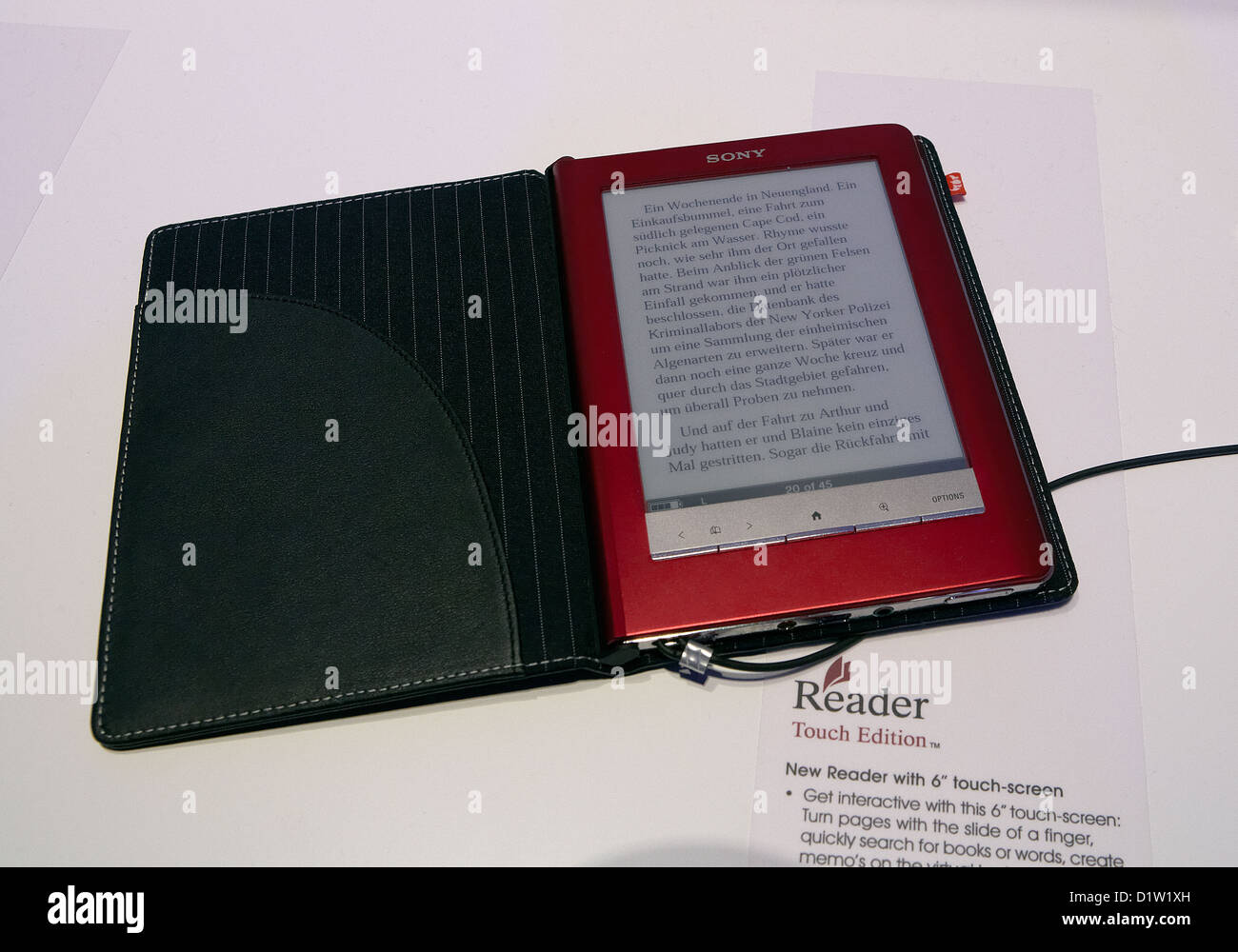 Reader model hi-res stock photography and images - Alamy