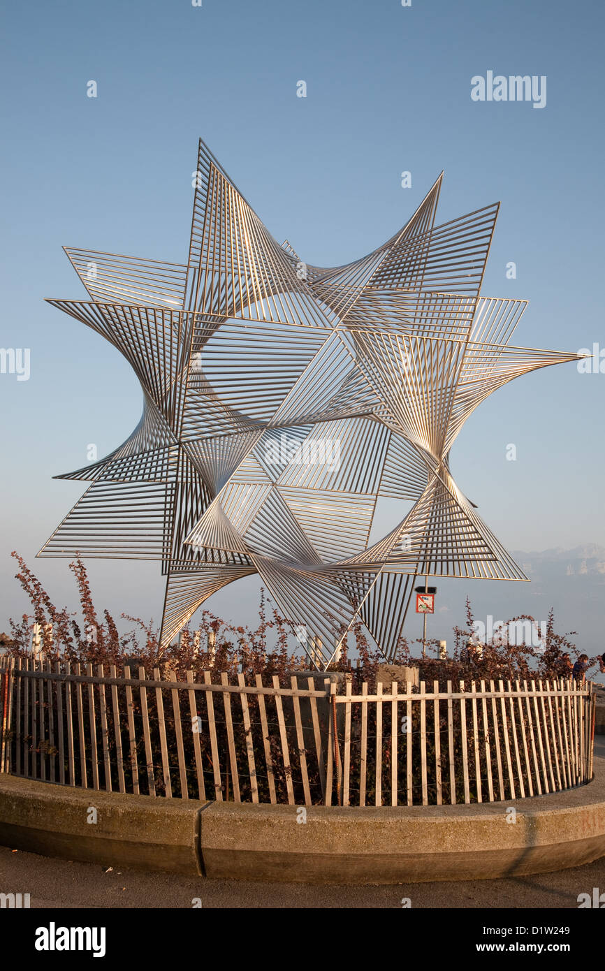 Ouverture au Monde - Opening to the World Sculpture by Angel Duarte ...