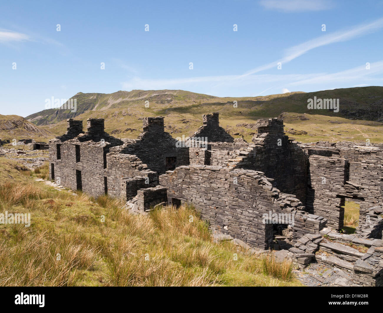 Slate mining abandoned buildings hi-res stock photography and images ...