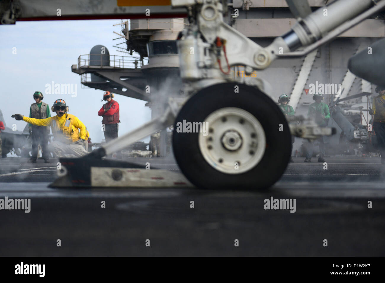 Catapult on aircraft carrier hi-res stock photography and images - Alamy
