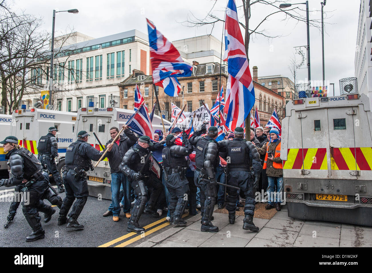 Saturday 5th January 2013, Belfast, Northern Ireland, UK. Loyalists ...