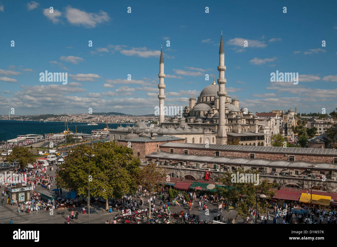 Bosphorus eminonu mosque hi-res stock photography and images - Alamy