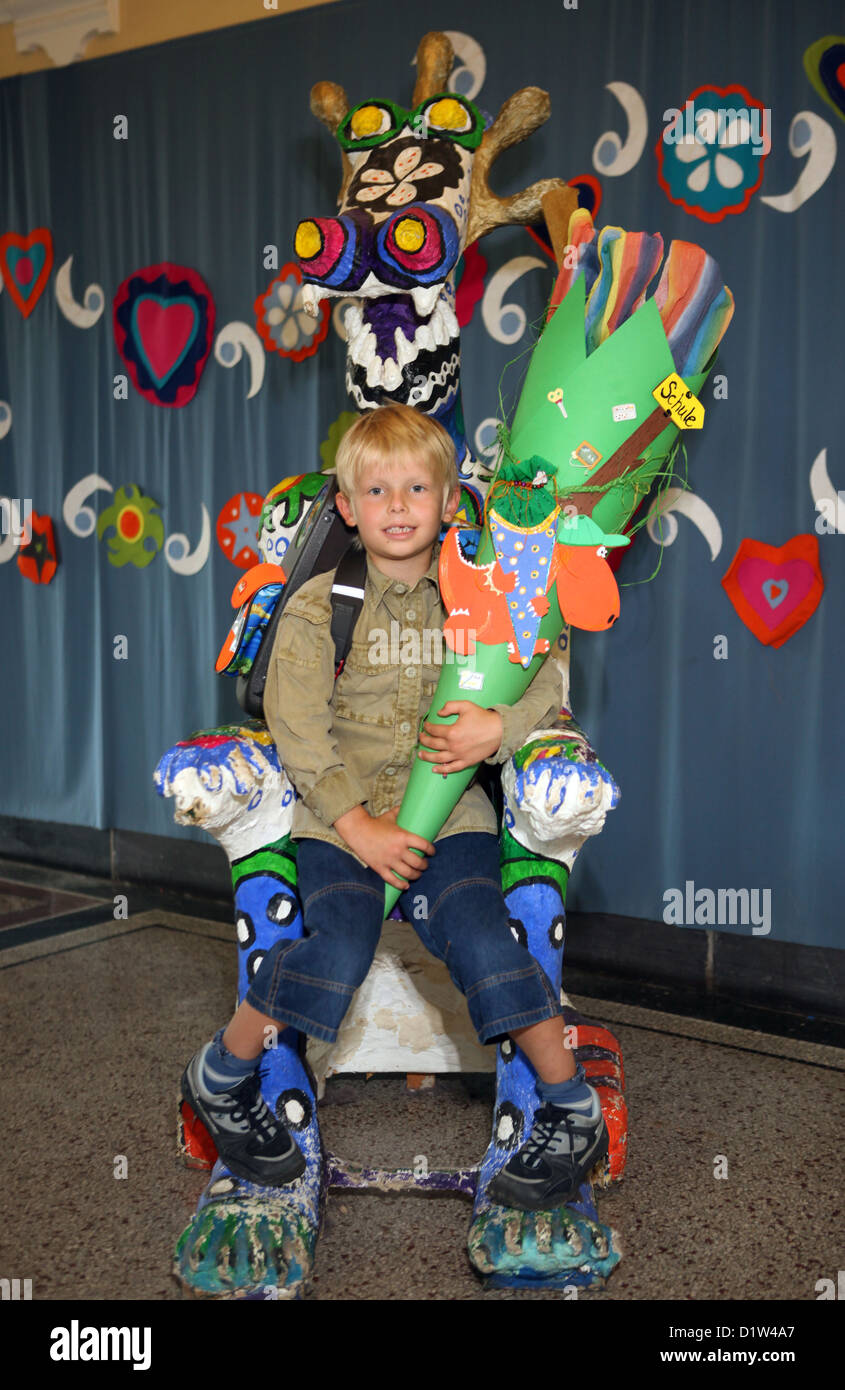 First day at elementary school hi-res stock photography and images - Alamy