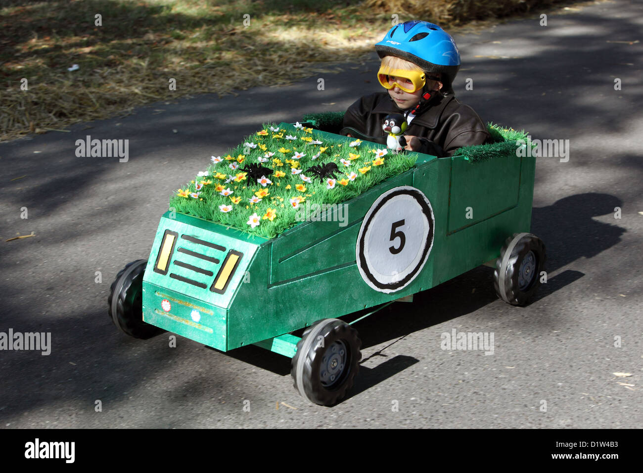 Soapbox derby ramp hi-res stock photography and images - Alamy
