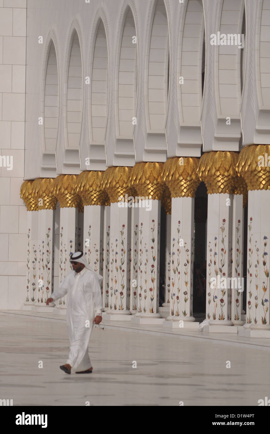 Abu Dhabi (United Arab Emirates), Sheikh Zayed Grand Mosque Stock Photo ...