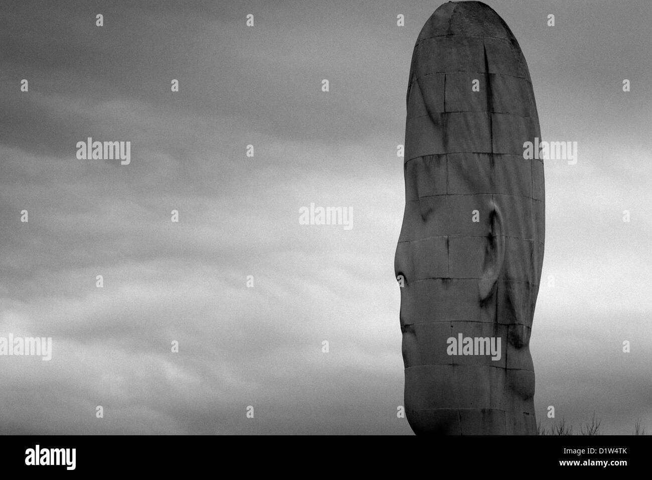 The Dream sculpture by Juame Plensa; St Helens Clock face Colliery ...