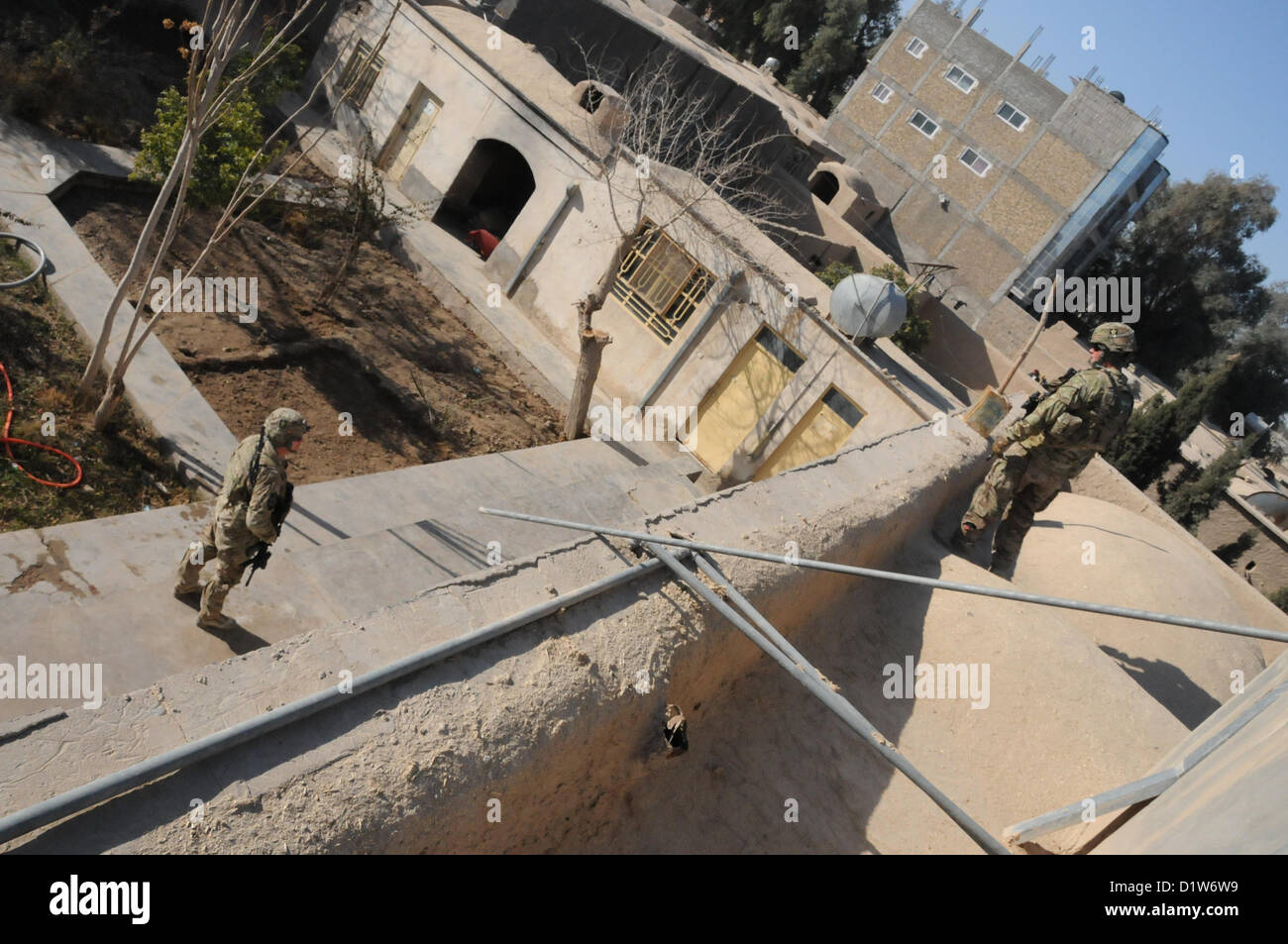 U.S. Army security forces provide rooftop security during a key leader ...