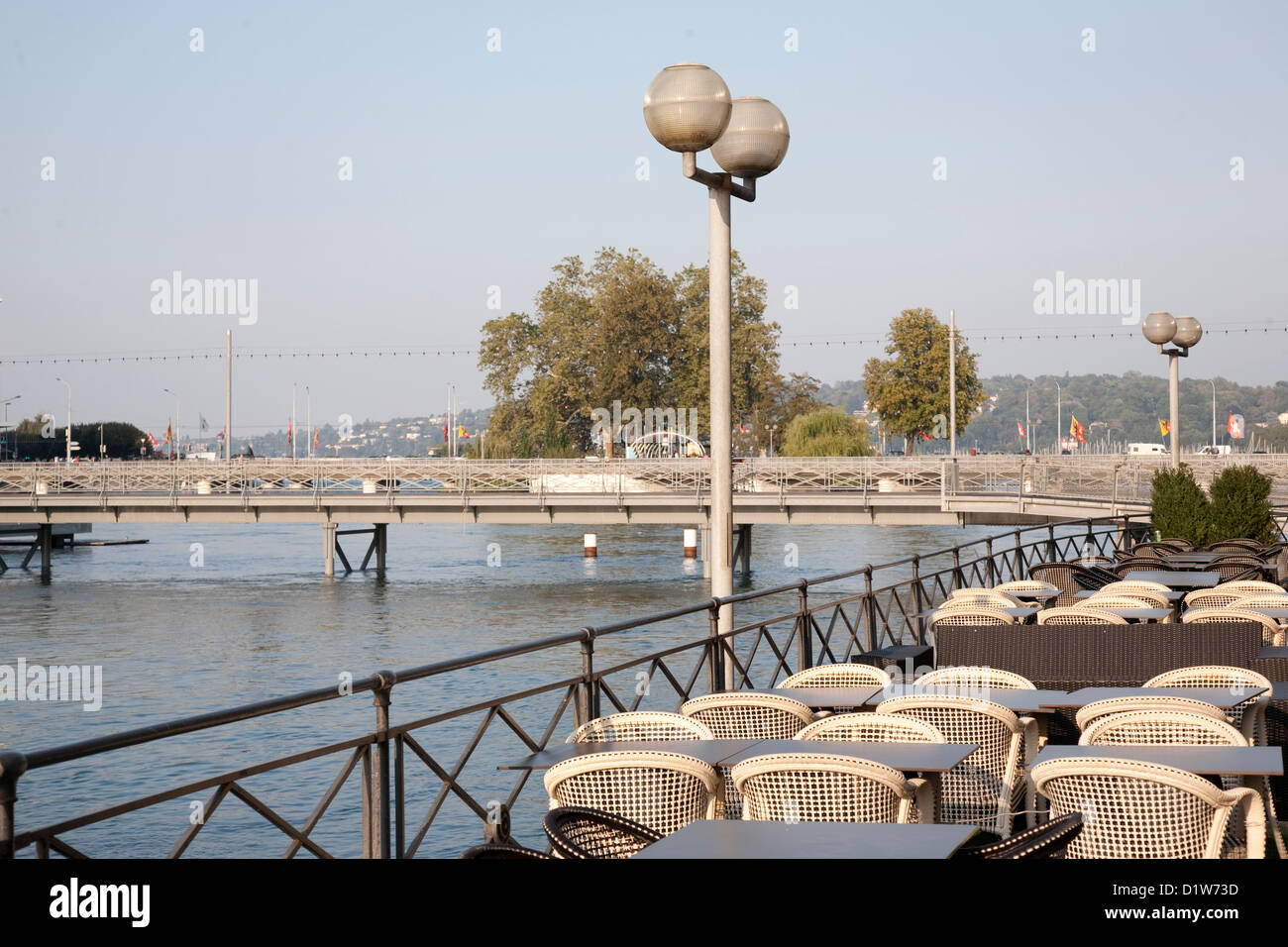 Switzerland geneva lake geneva bar hi-res stock photography and images ...