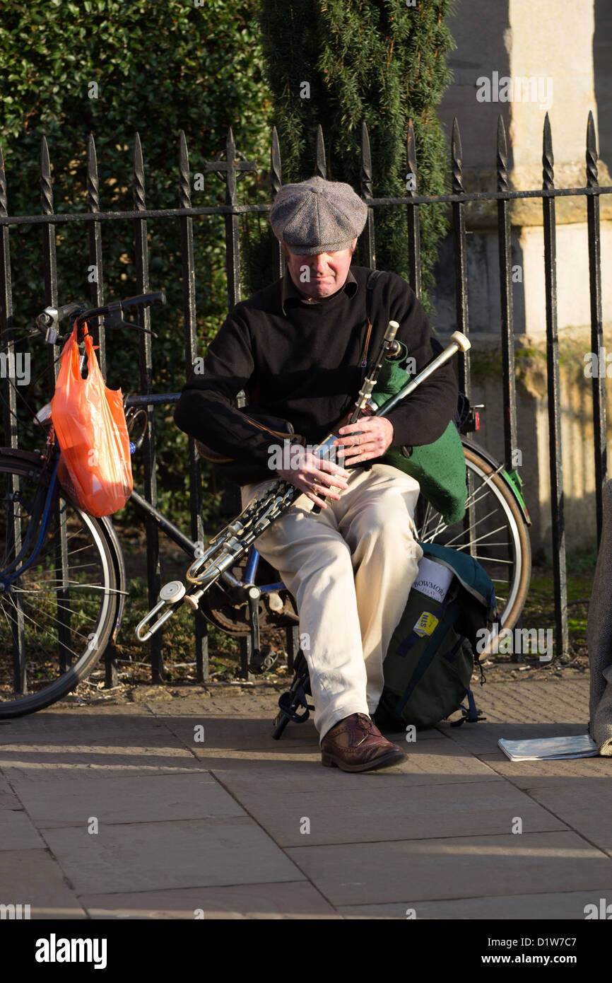 Cambridge busker hi-res stock photography and images - Alamy