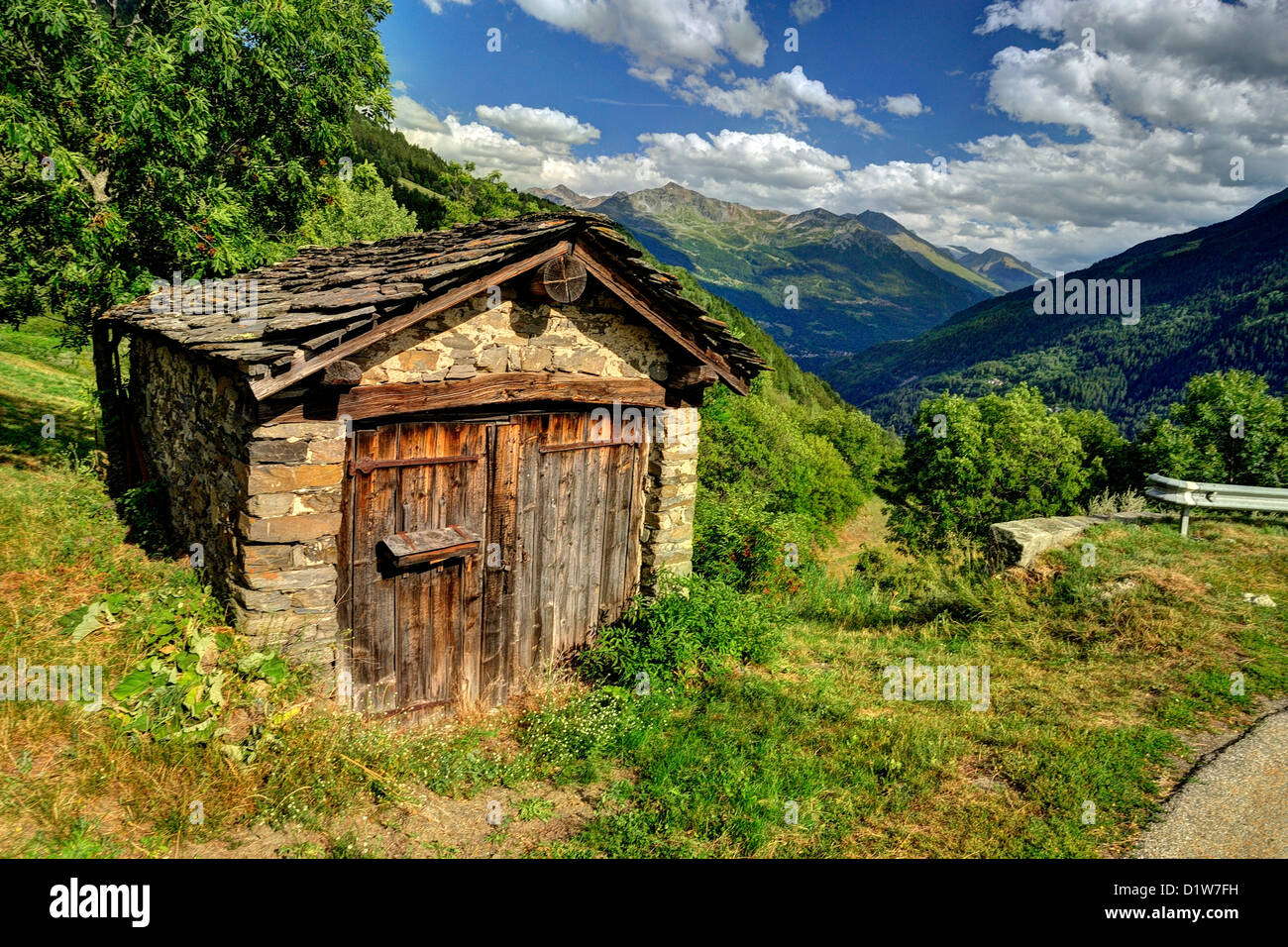 Old hut hi-res stock photography and images - Alamy