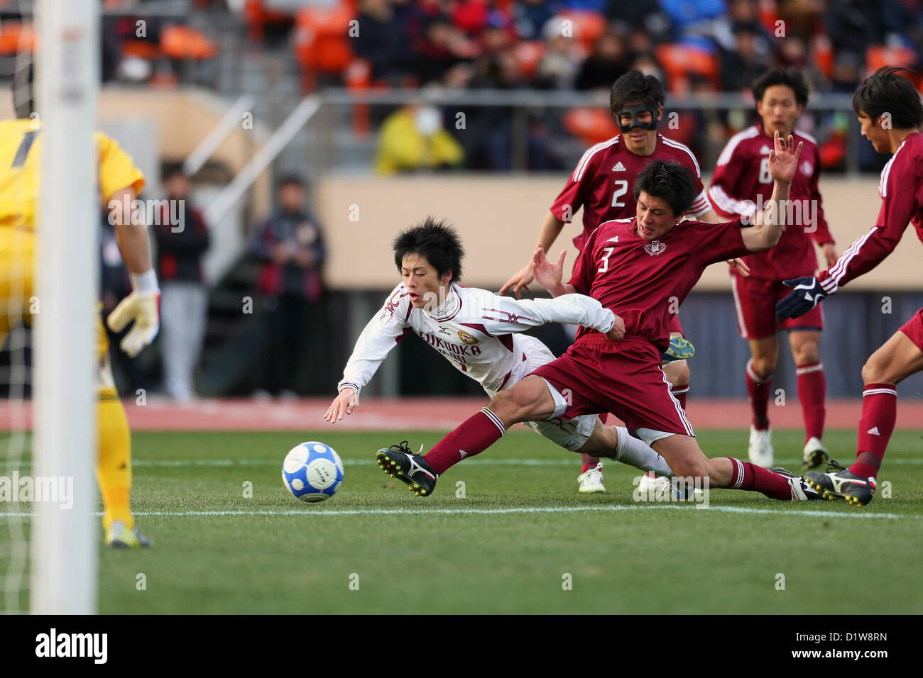 (L to R) Tomohiro Tanaka (Fukuoka-Univ), Sho Yamaji (Waseda-Univ ...