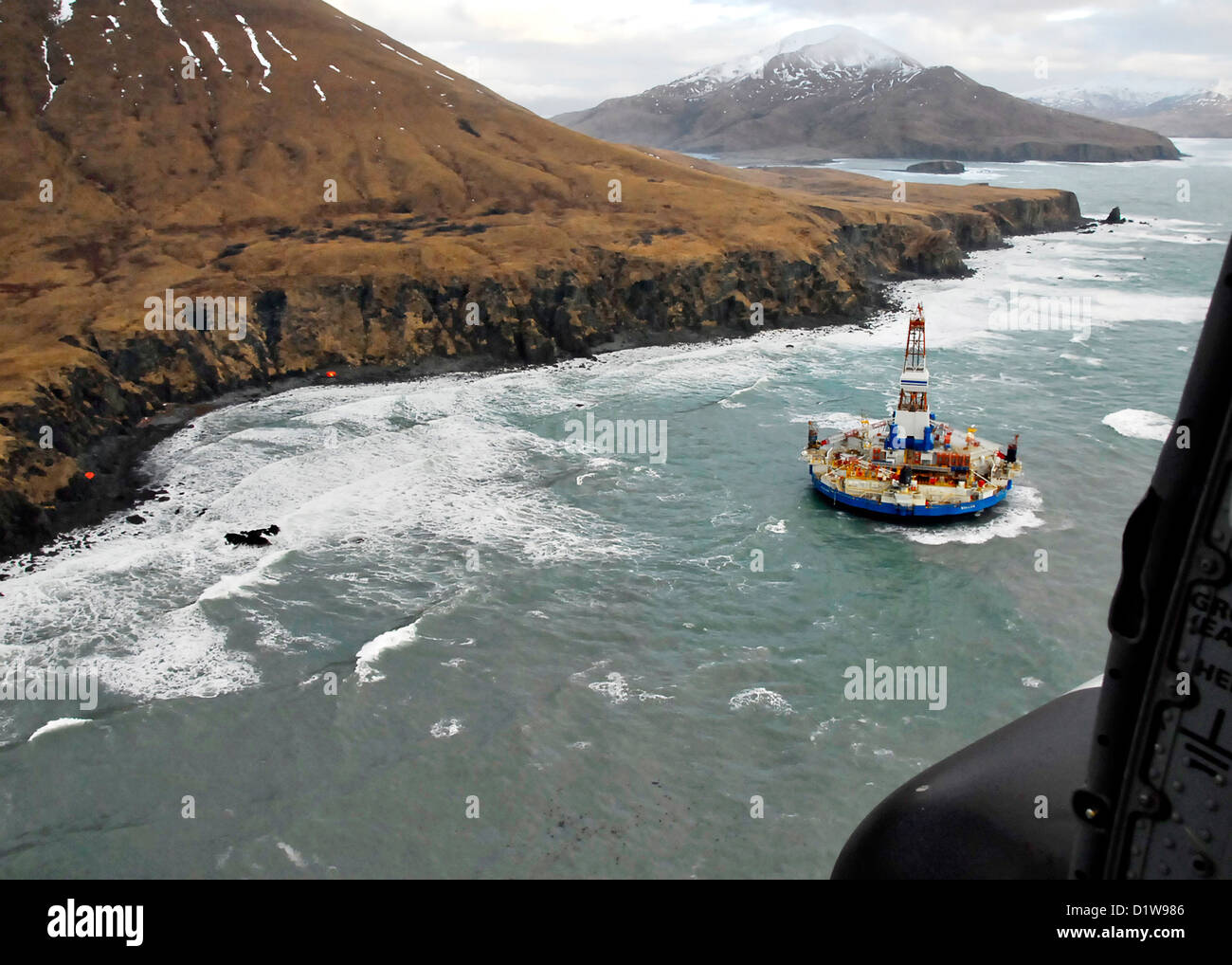 USCG oil drilling arctic platform Kodiak Kulluk MH-60 Jayhawk Alaska ...