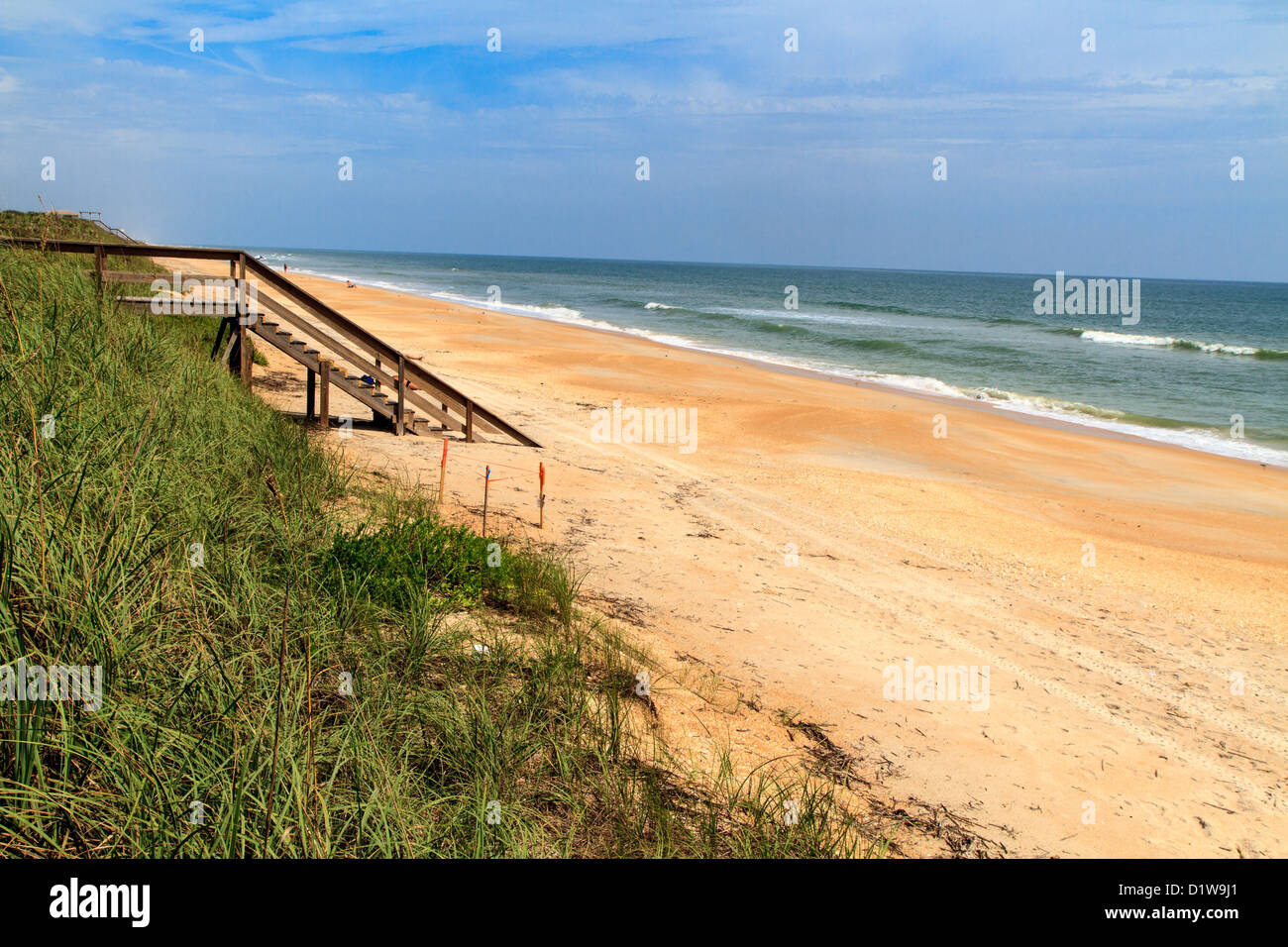 Florida beach with wooden ocean access Stock Photo - Alamy