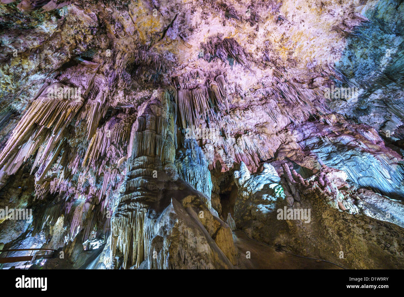 Cave roof hi-res stock photography and images - Alamy