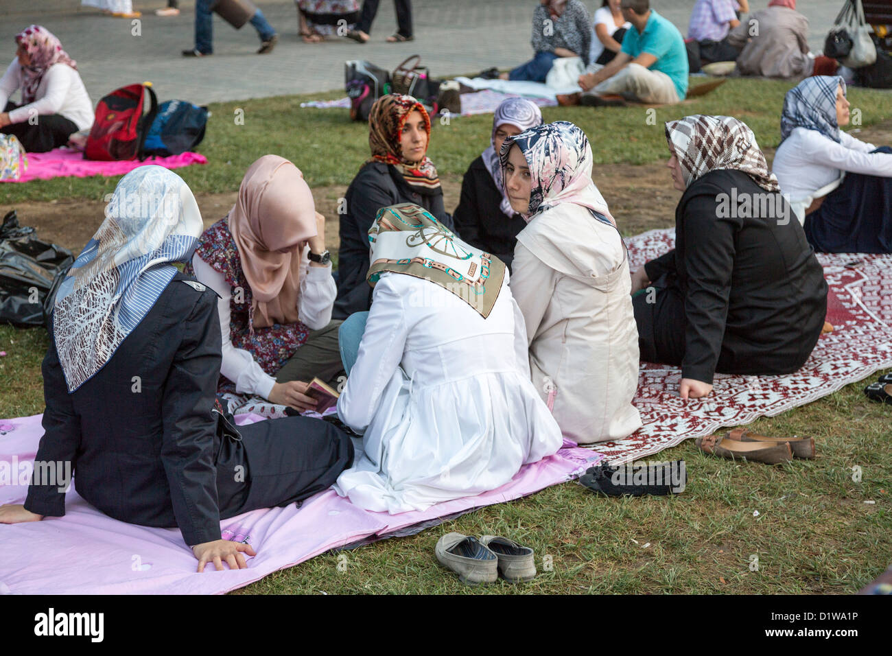 Turkey muslim women hi-res stock photography and images - Alamy