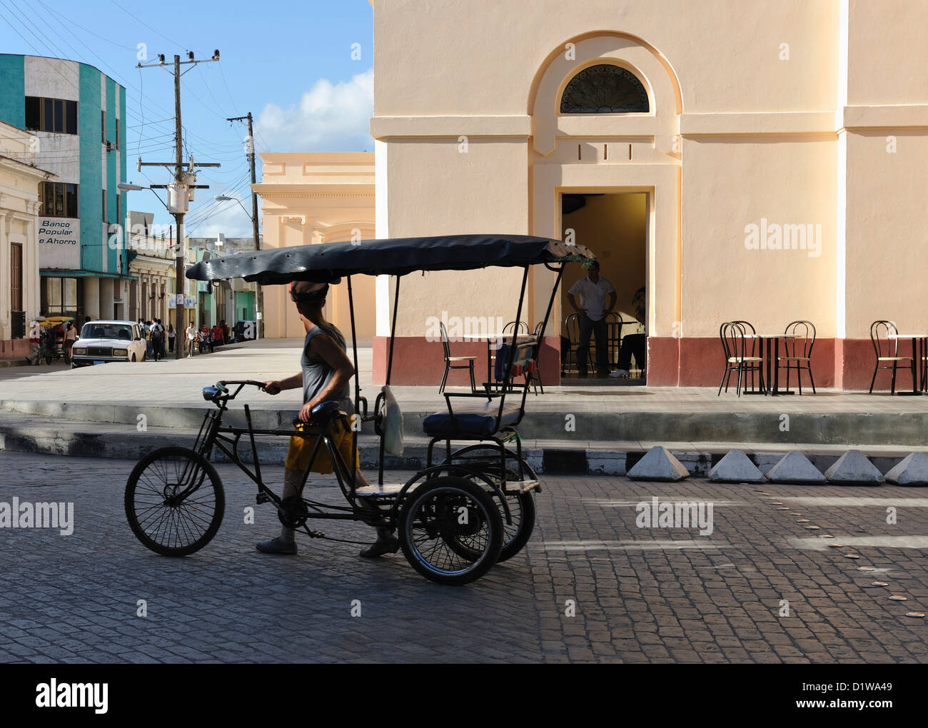 Rickshaw, Santa Clara, Cuba Stock Photo - Alamy